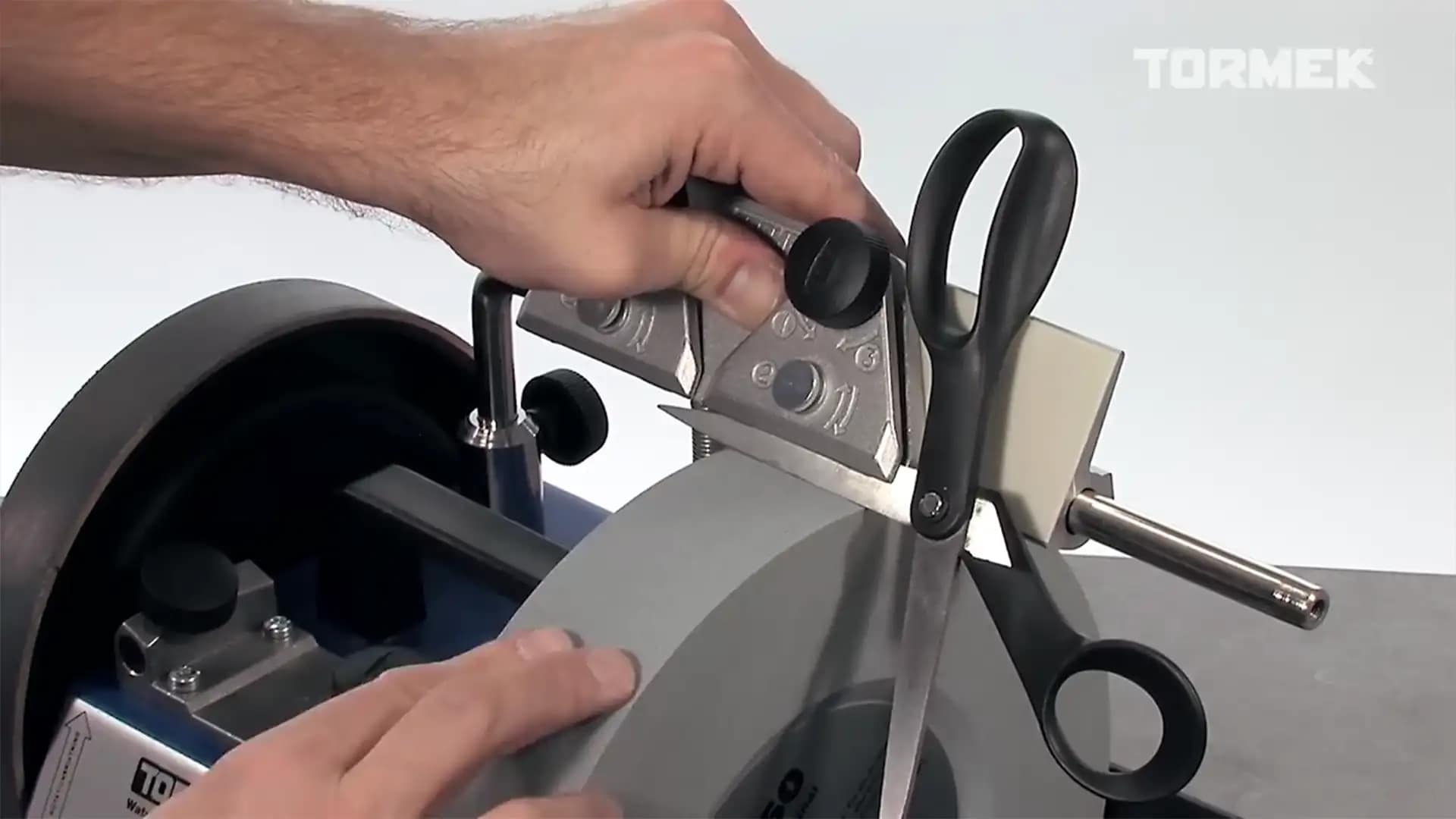 Sharpen scissors with the Tormek Scissors Jig SVX-150
